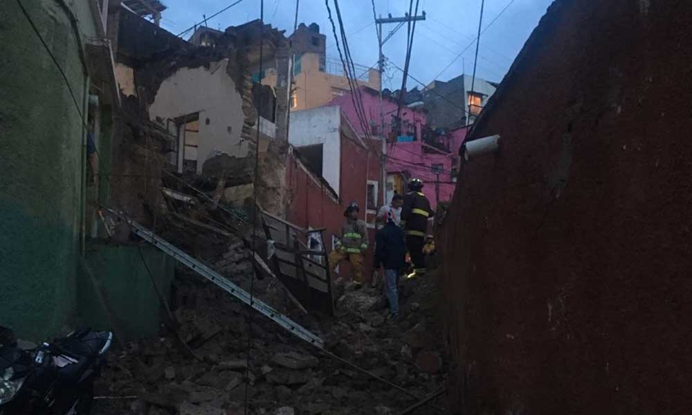 Casas En Peligro De Colapsar A Causa De Las Lluvias Periódico Am